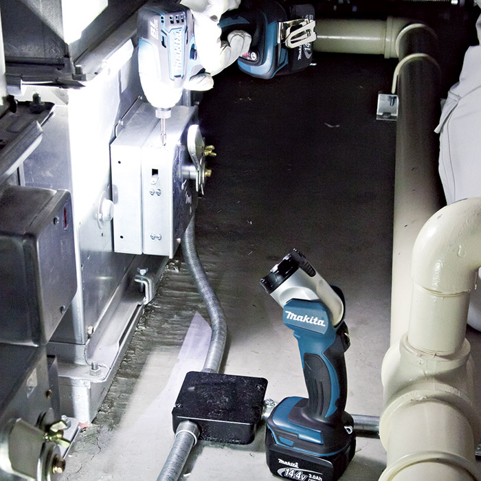 Makita DML802 Led Flashlight | Makita Latinamerica